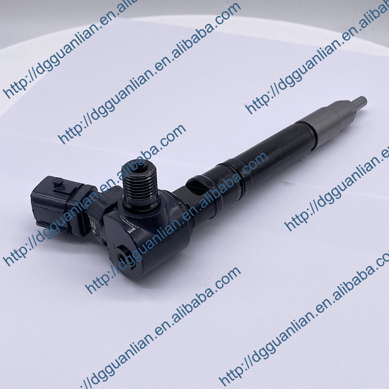 Diesel Engine Common Rail Fuel Injector 23670-0E090 23670 0E090 ...